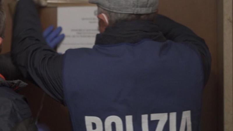 Casa a luci rosse a Vercelli, patteggiamenti fino a 4 anni - La Stampa