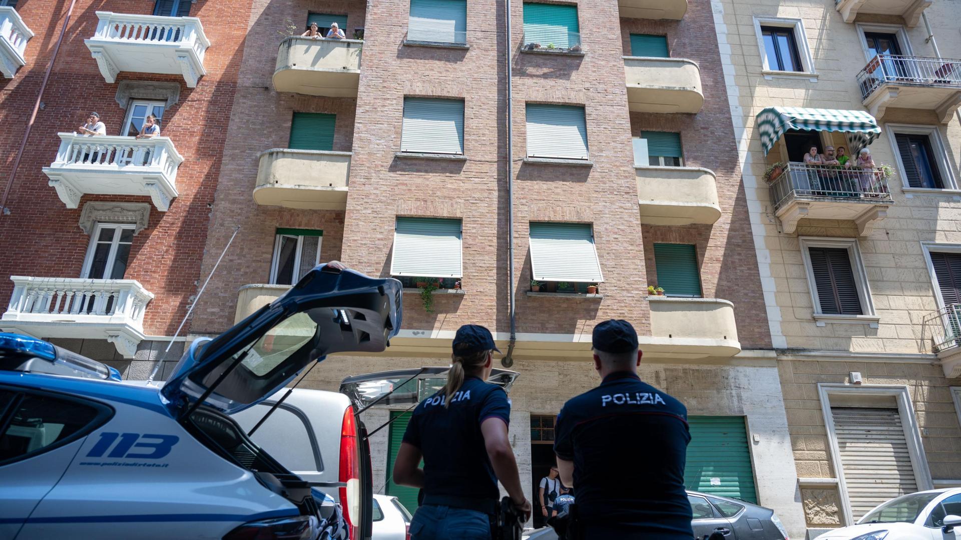 Strangola la figlia di 13 anni e si impicca, i corpi scoperti dalla ...
