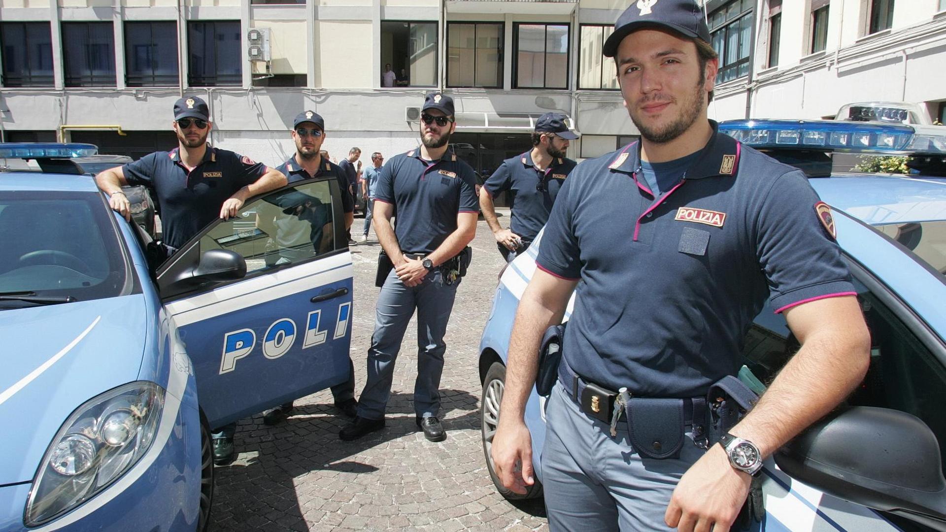 Sono arrivate a Padova le nuove divise operative della Polizia di Stato ...