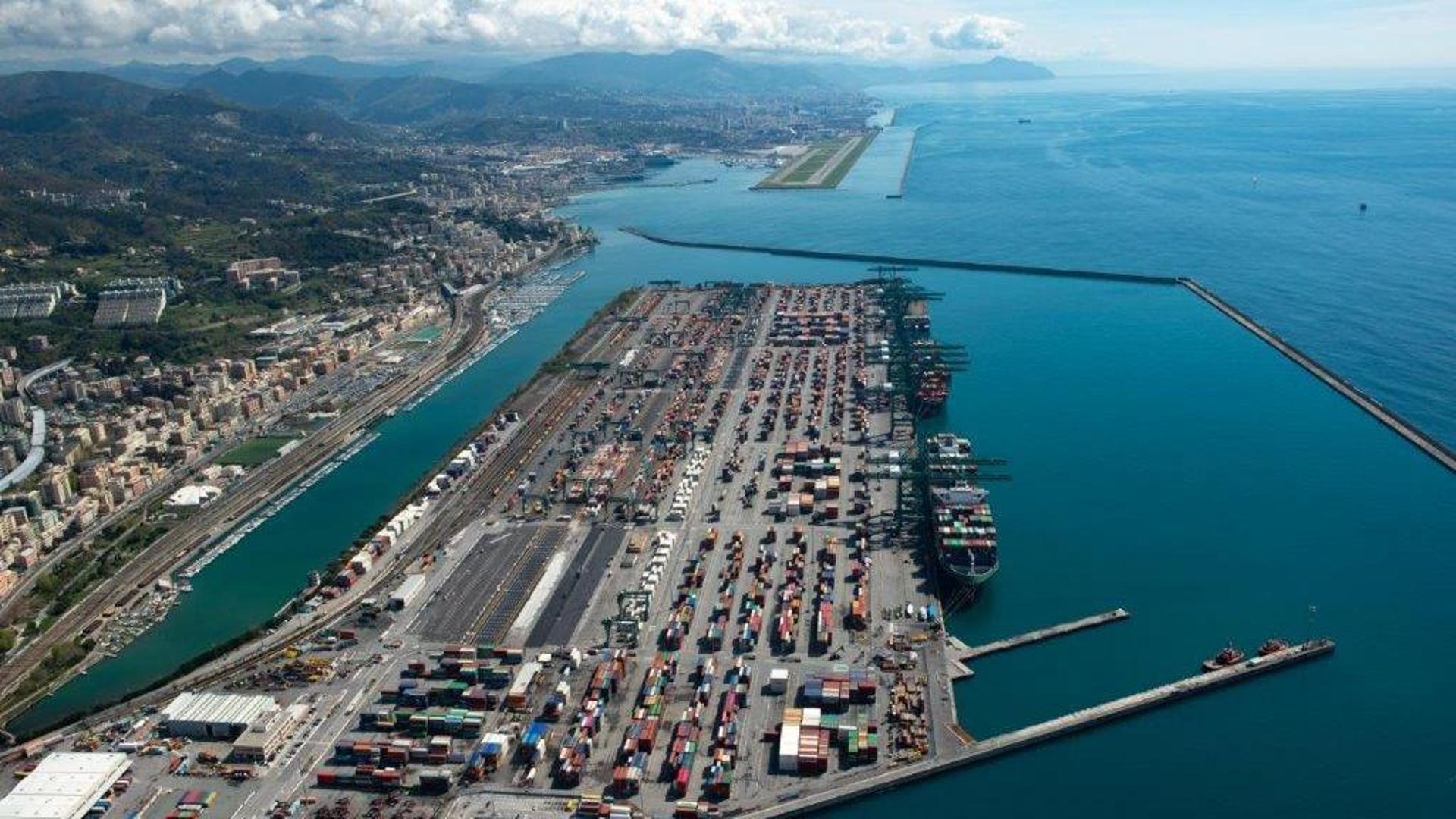 Genova, quei 10 euro a container che fanno litigare Assagenti e Psa ...