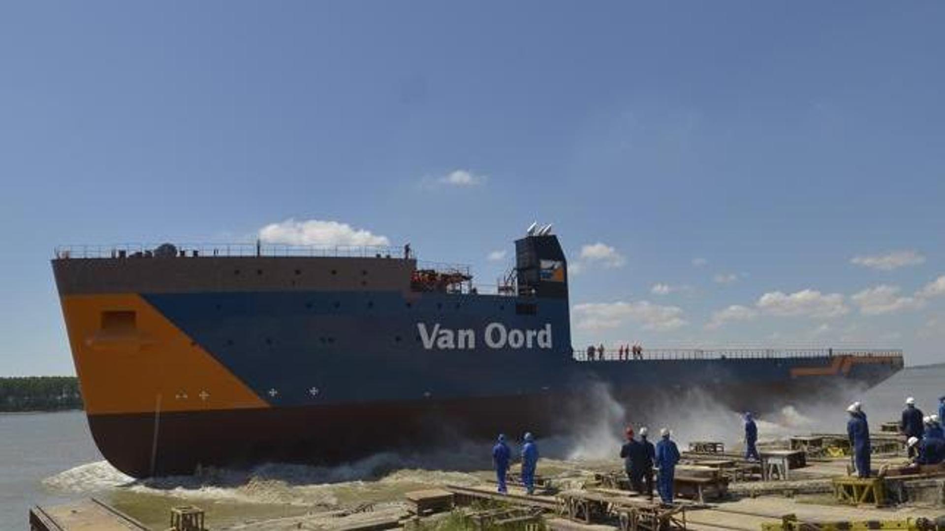 Van Oord cable-laying ship successfully launched at Galati Damen ...