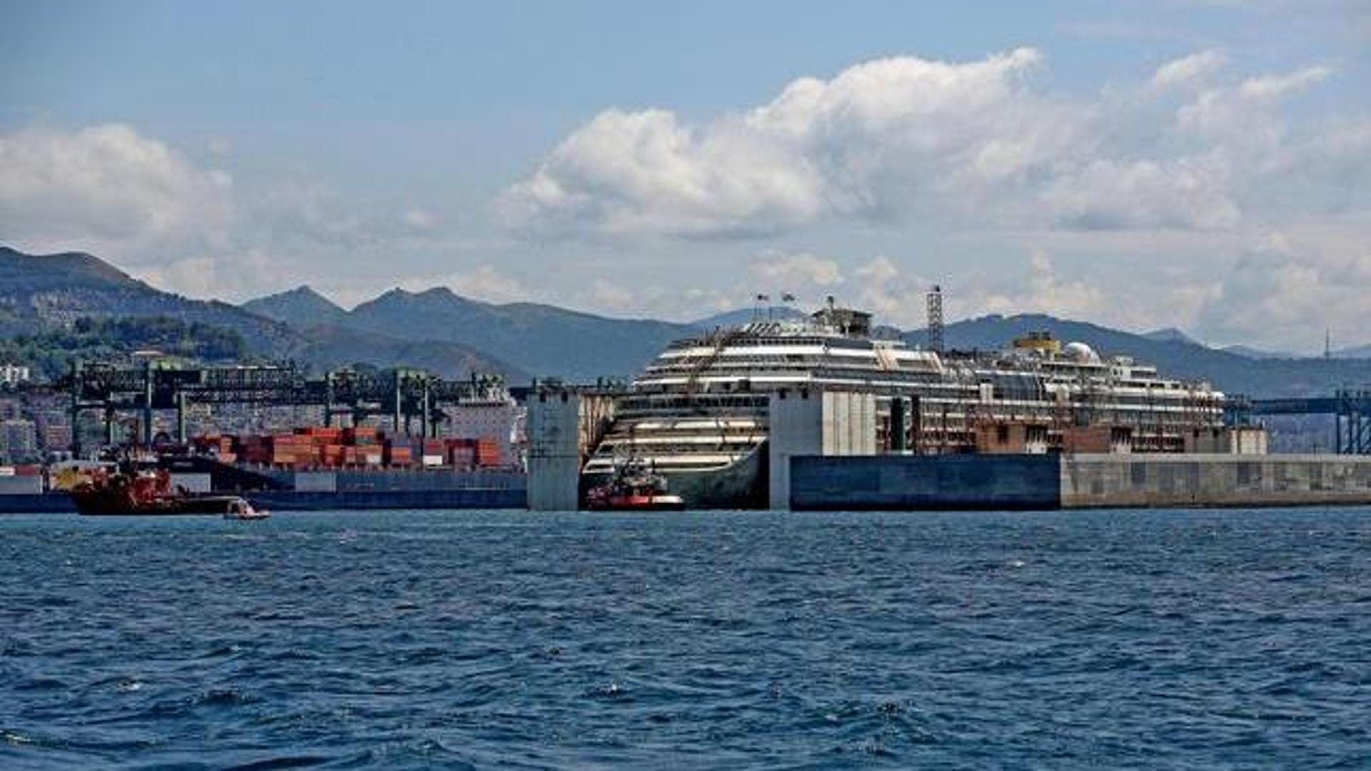 La Costa Concordia è entrata nel porto di Genova / FOTO - The MediTelegraph