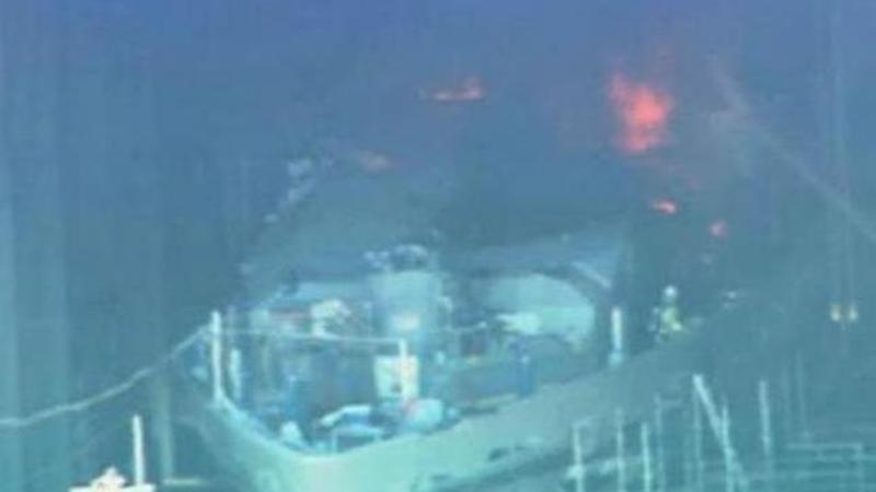 Fire damaged Australian navy ship / VIDEO - The MediTelegraph