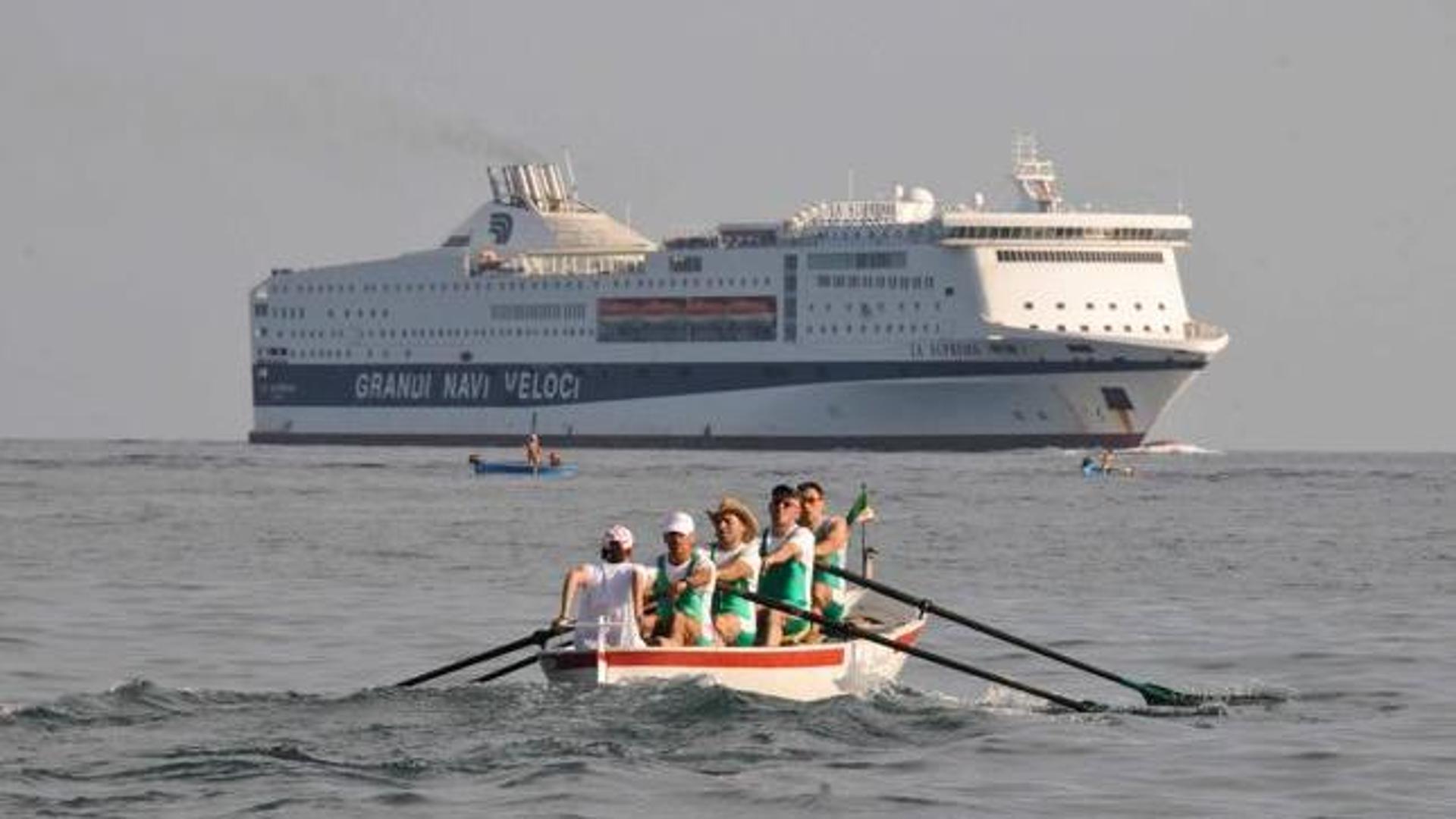 Gnv, esercitazione antinquinamento a bordo del traghetto “La Superba ...