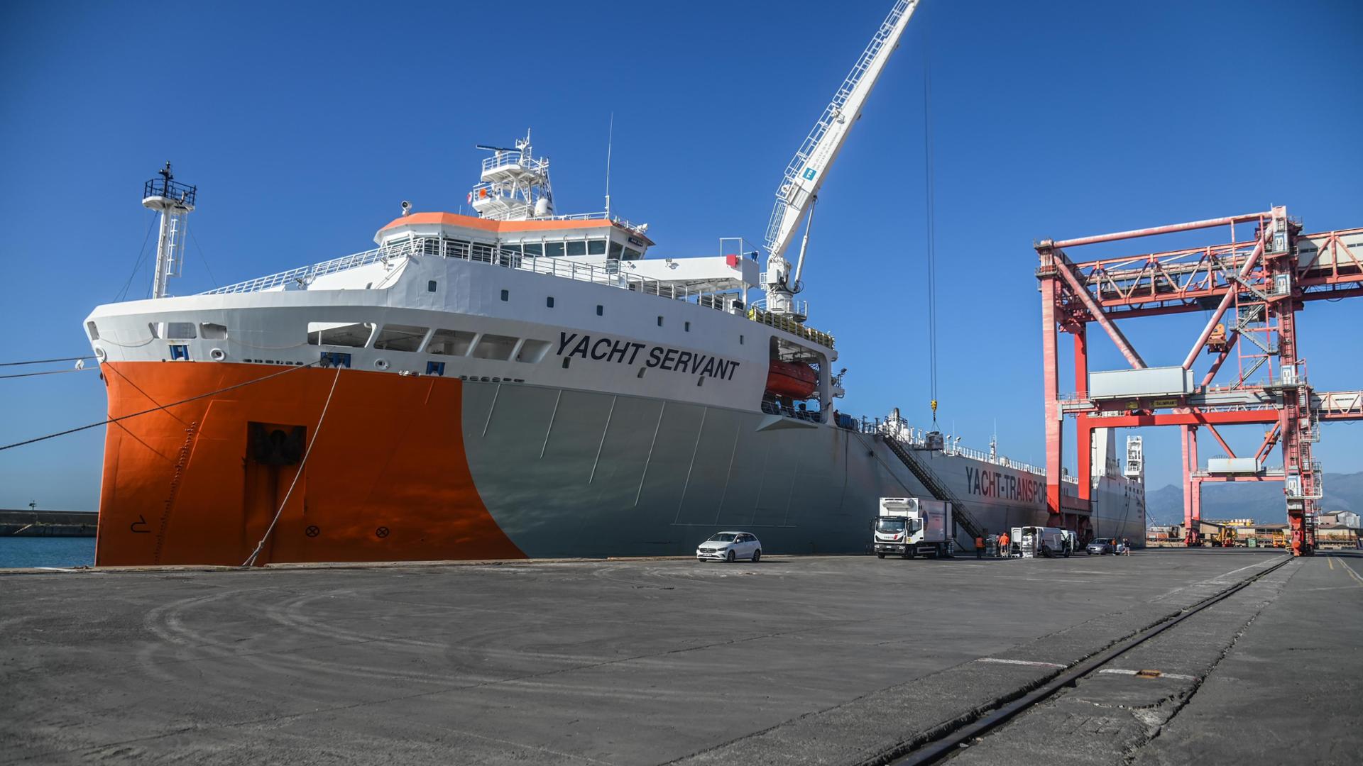 Terminal Messina, debutta la “Servant”: trasporta i grandi yacht verso ...