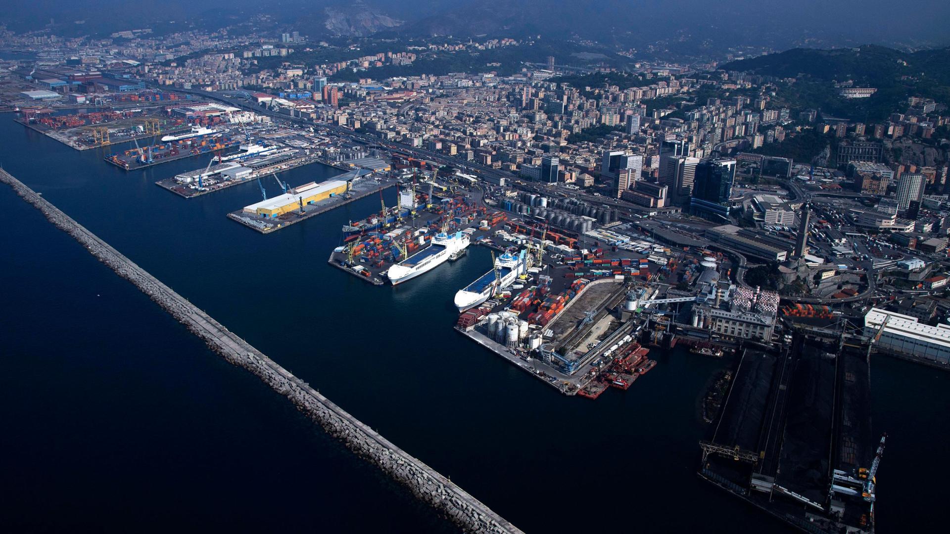Sandro De Caro: “Via i container vuoti dai terminal del porto di Genova ...